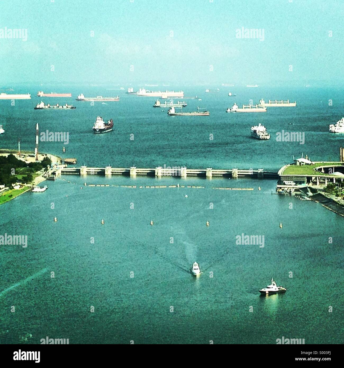 Ships waiting port in singapore hi-res stock photography and images - Alamy