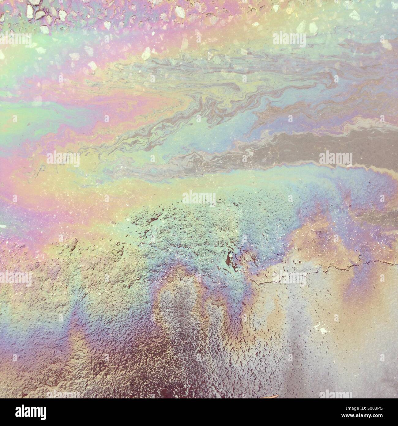Oil spill water hi-res stock photography and images - Alamy