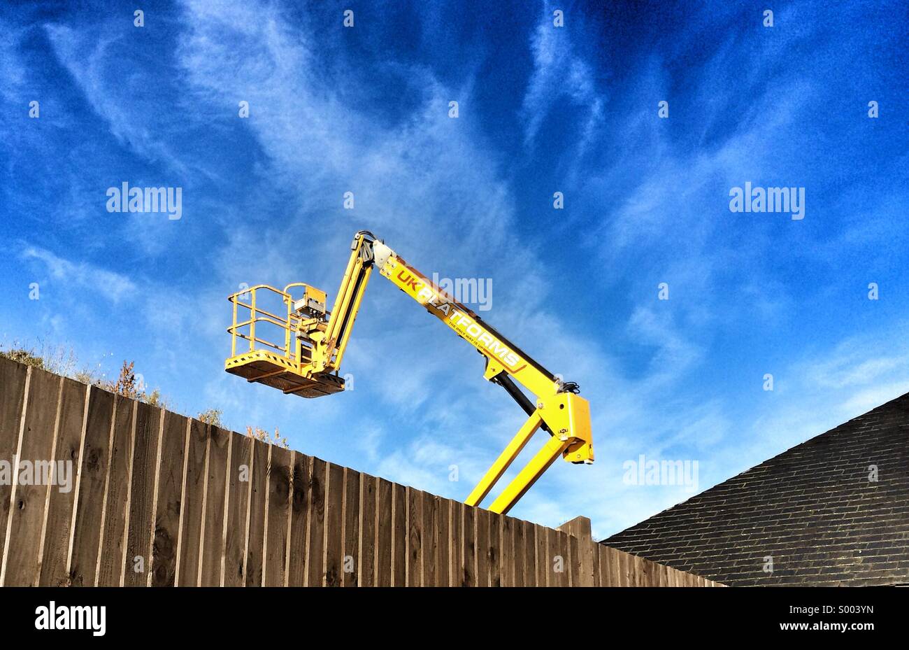 Platform crane hi-res stock photography and images - Alamy