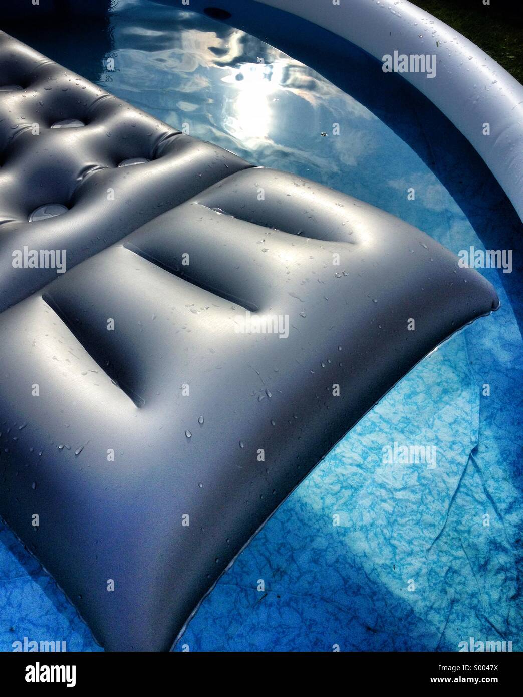 Blow up lilo hi-res stock photography and images - Alamy