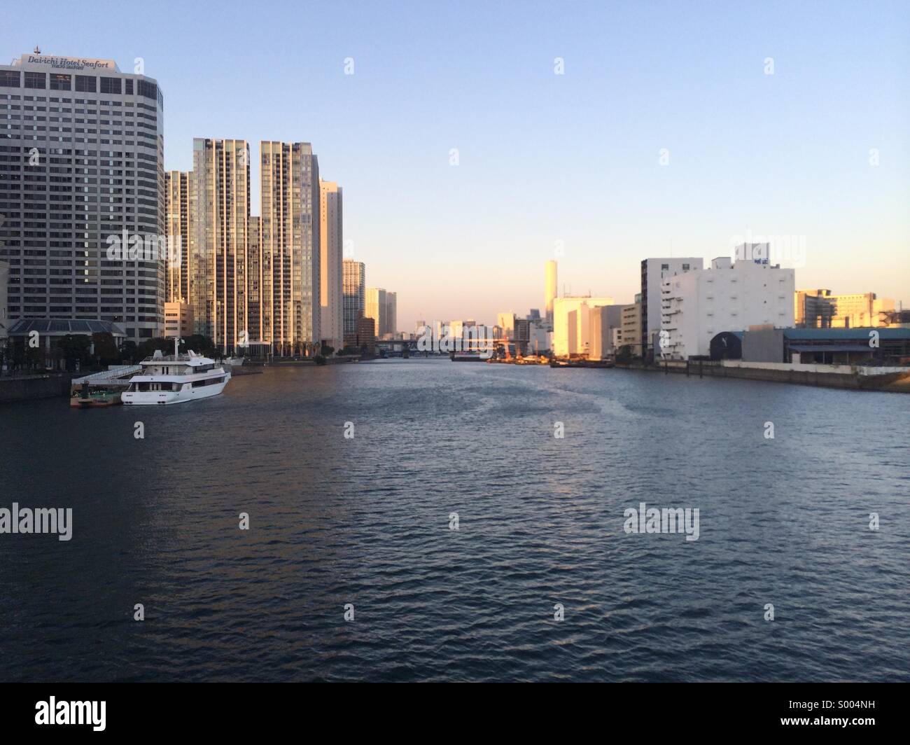 Tokyo river hi-res stock photography and images - Alamy