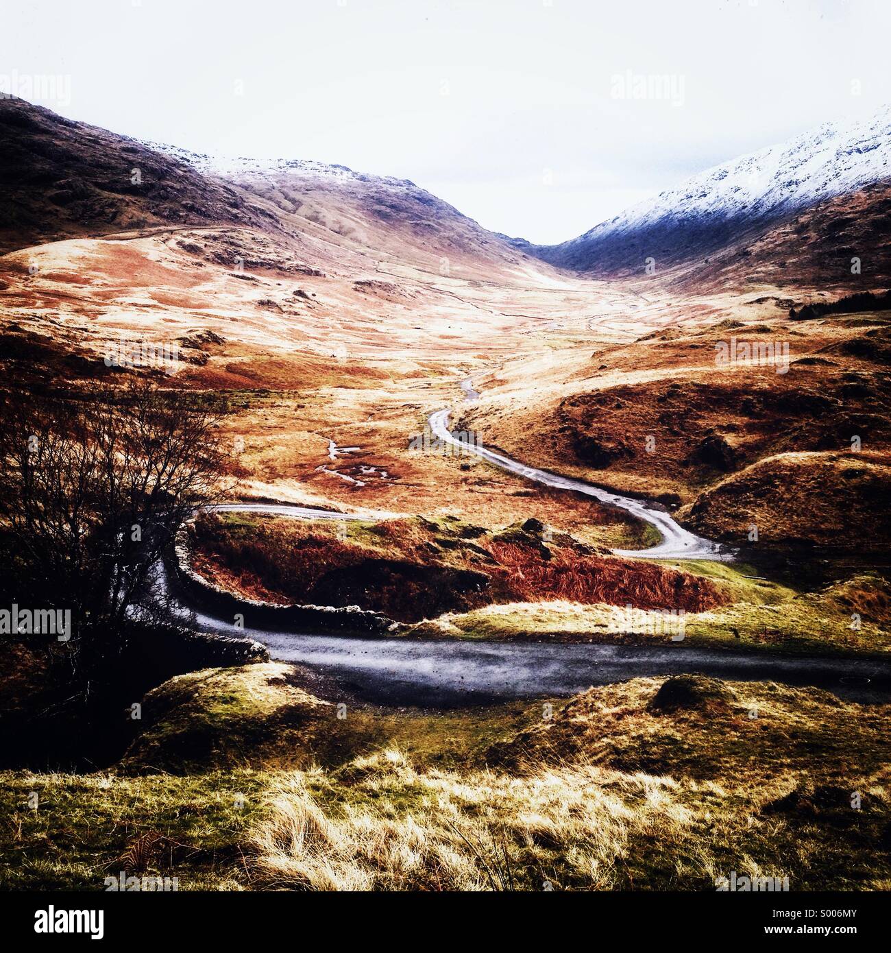 Windy road hi-res stock photography and images - Alamy