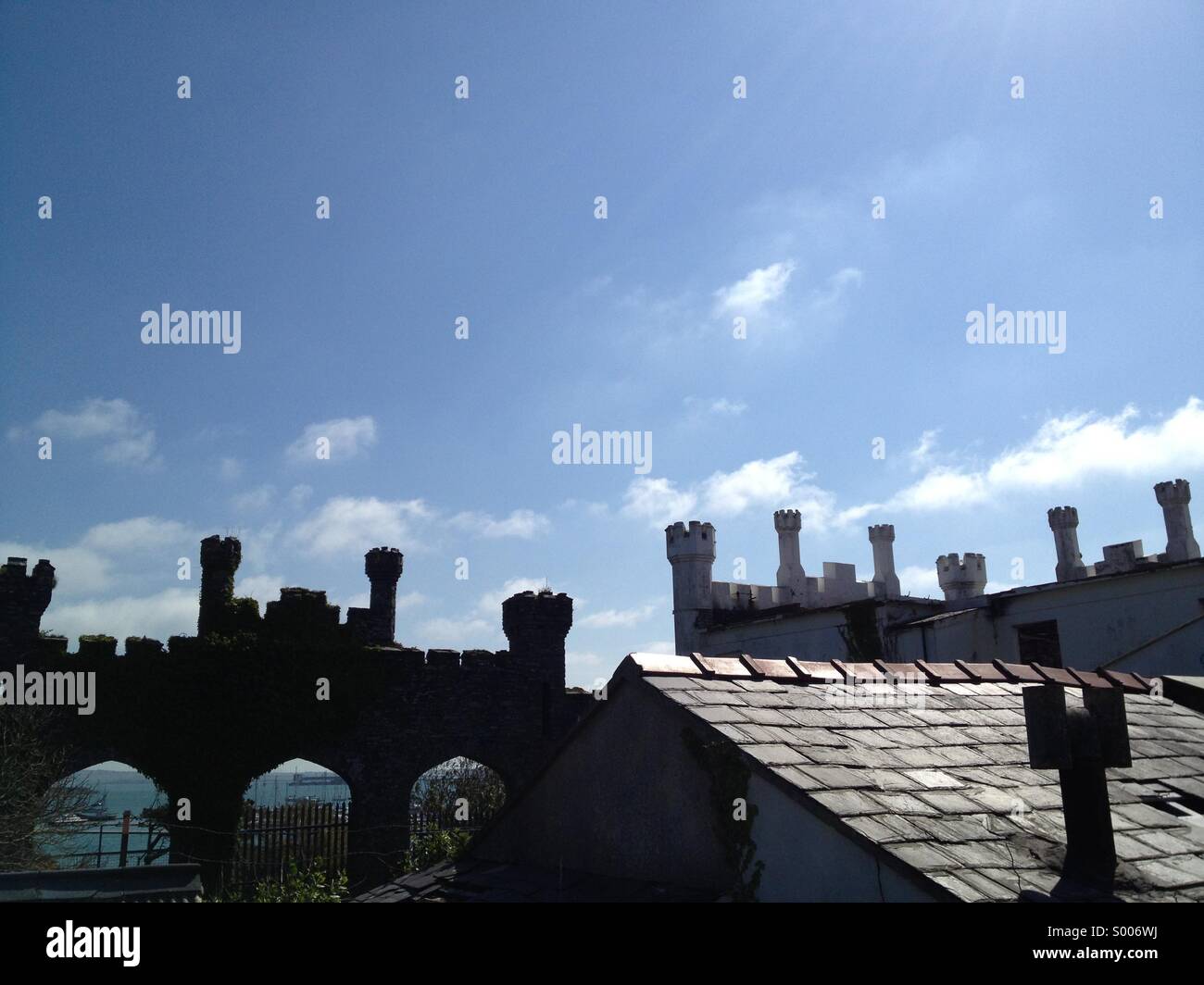 Castellated roof hi-res stock photography and images - Alamy