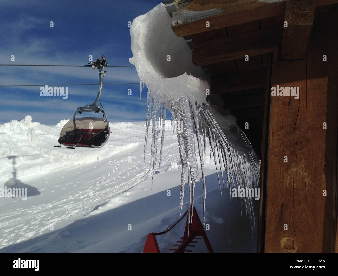 Snowboard lift hi-res stock photography and images - Alamy