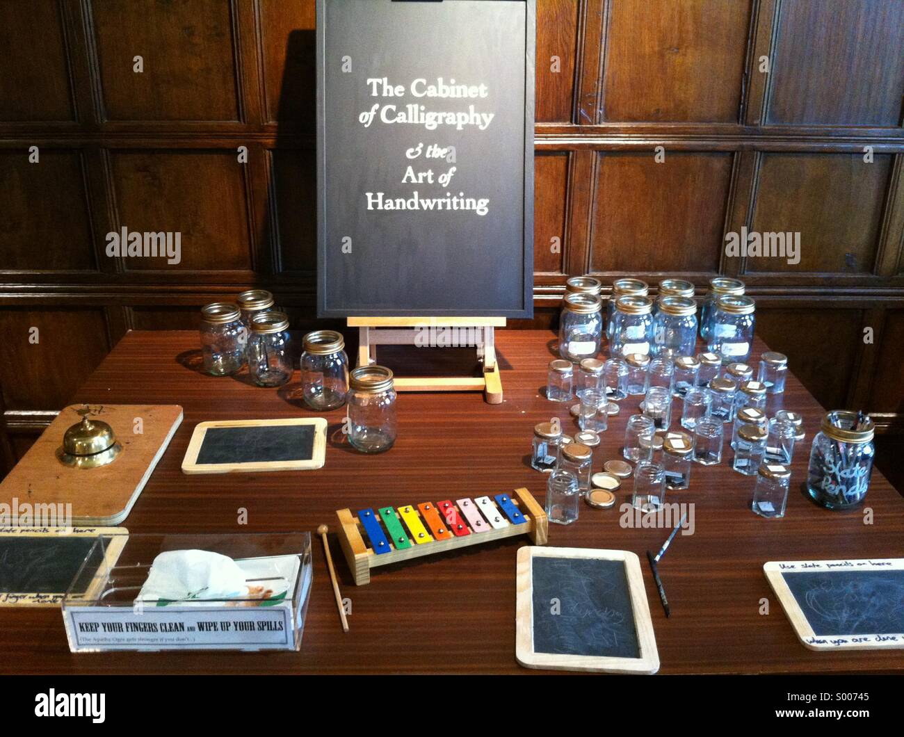 Teach calligraphy hi-res stock photography and images - Alamy