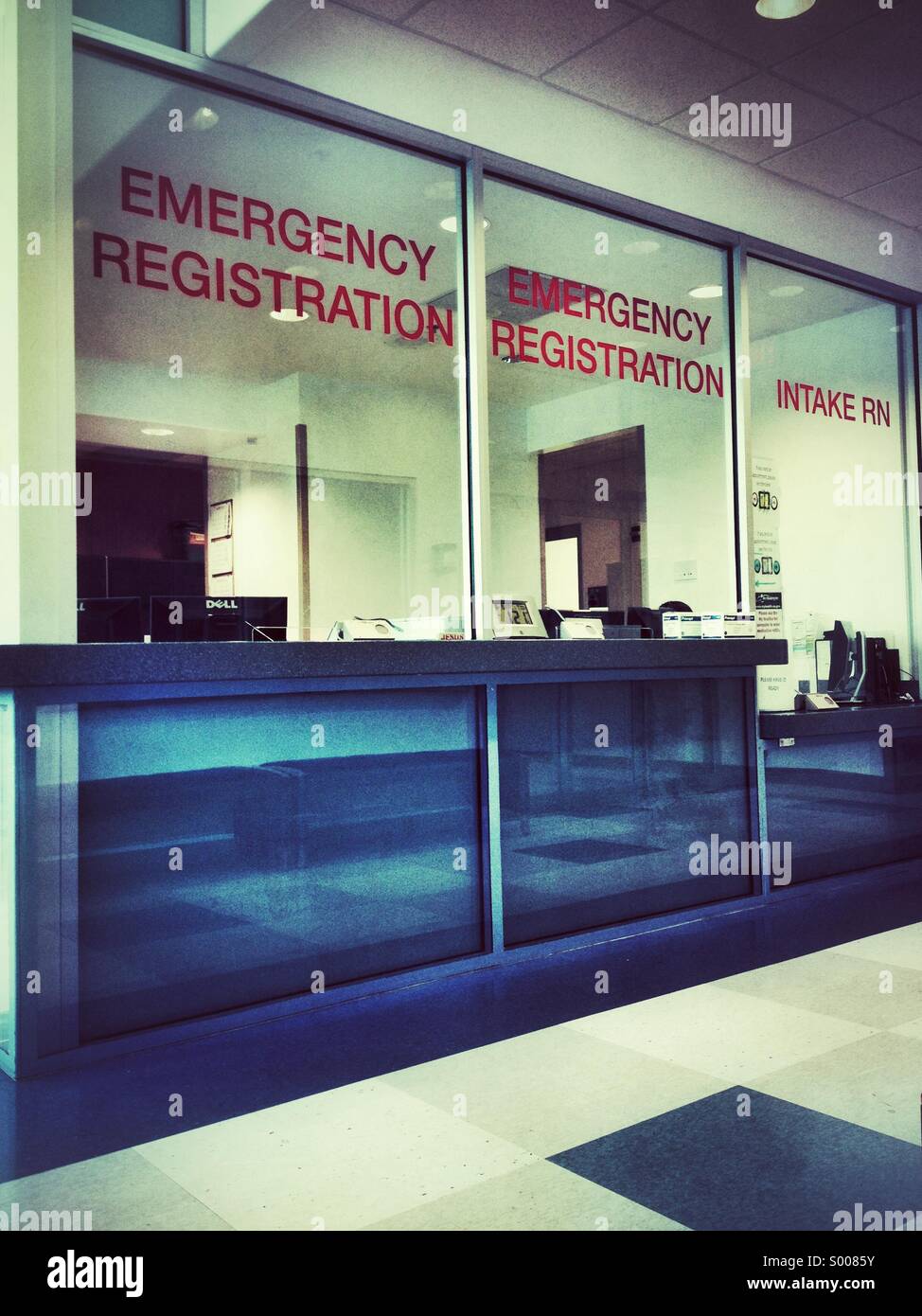 Hospital er waiting room hi-res stock photography and images - Alamy