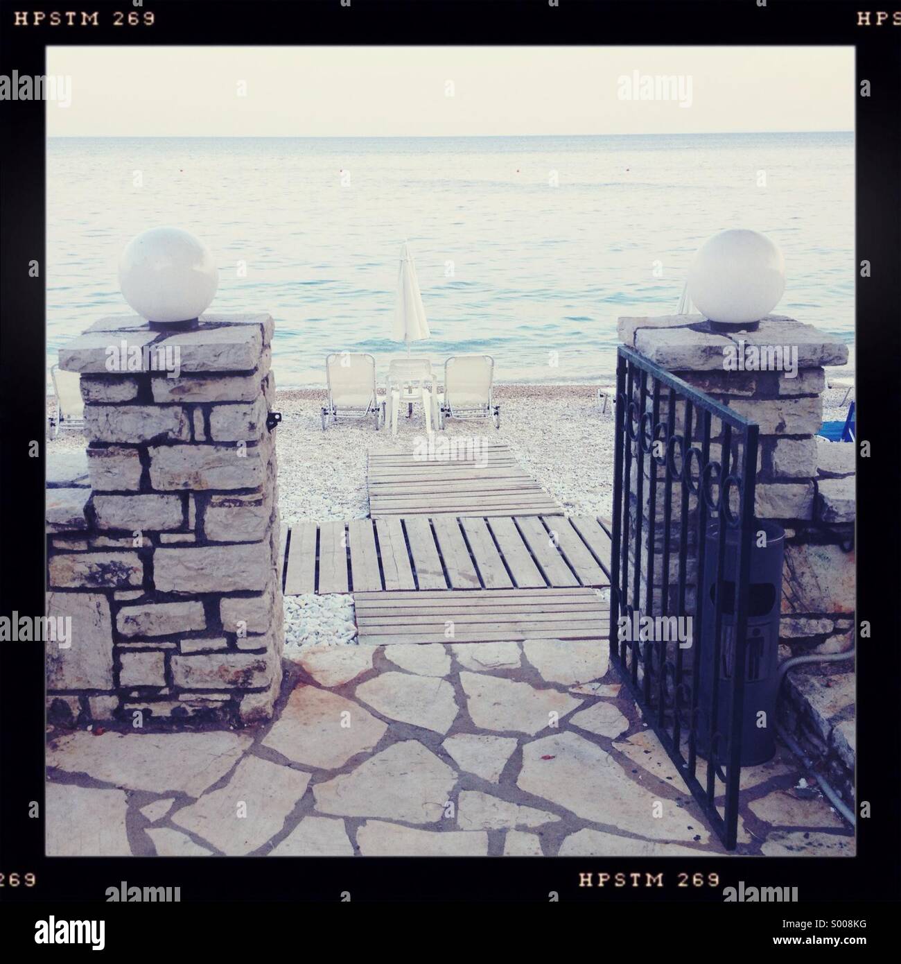 Gate beach hi-res stock photography and images - Alamy