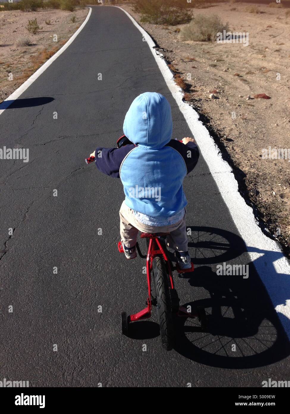 Bike riding on path hi-res stock photography and images - Alamy