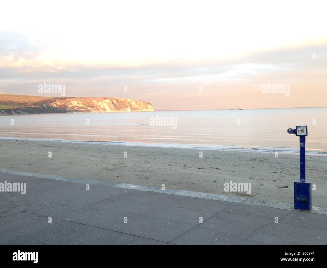 Winter sunlight and telescope hi-res stock photography and images - Alamy