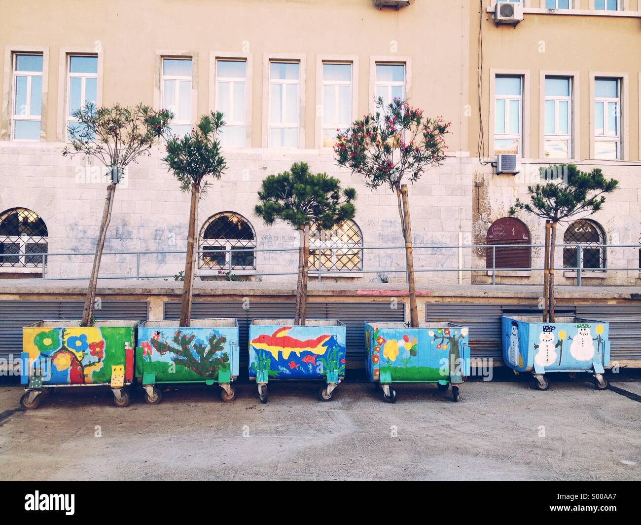 Graffiti child hi-res stock photography and images - Alamy