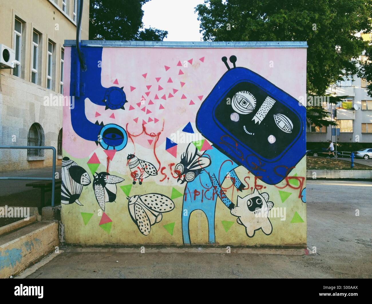Street art of cartoon hi-res stock photography and images - Alamy