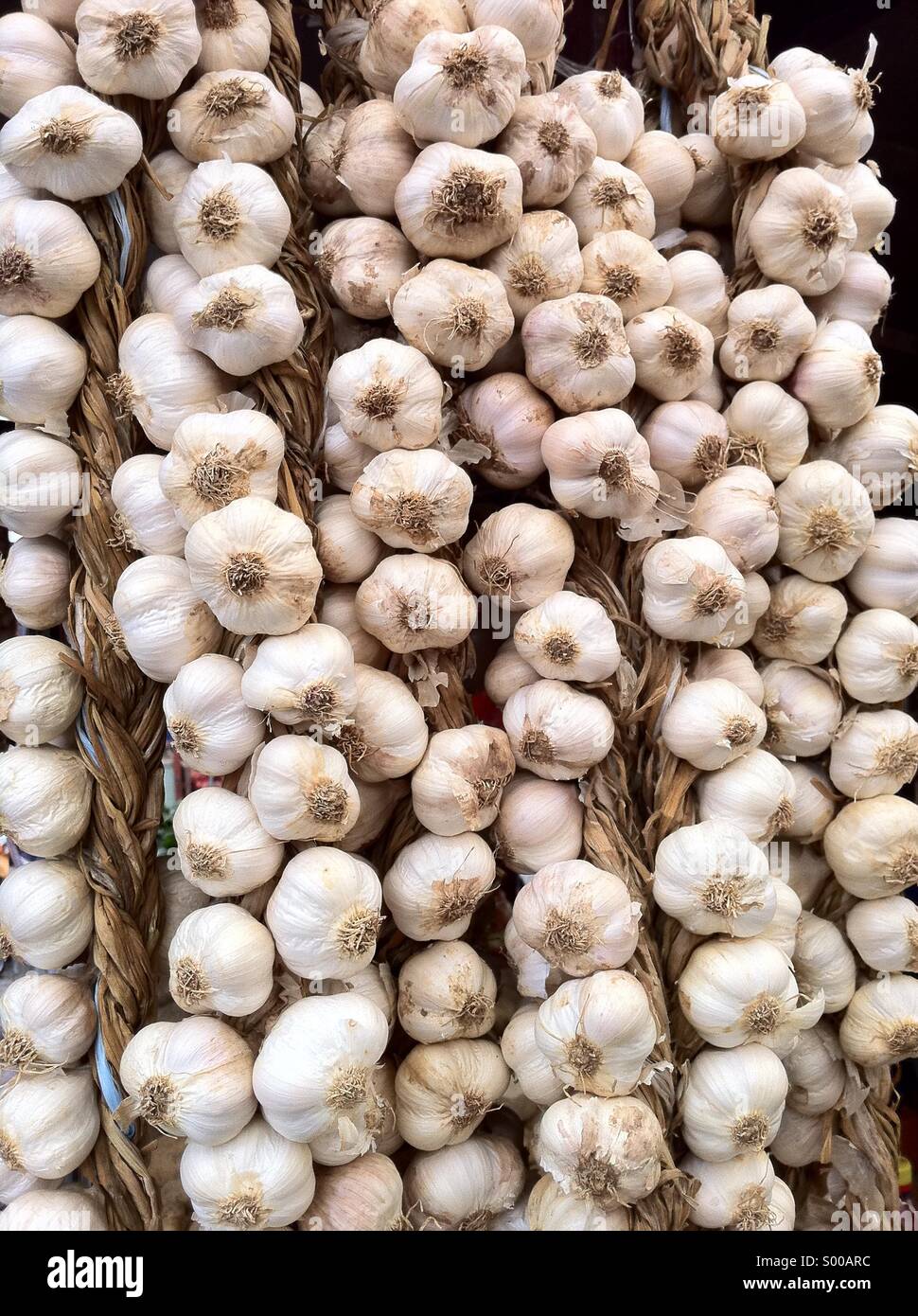 Garlic wreath hi-res stock photography and images - Alamy