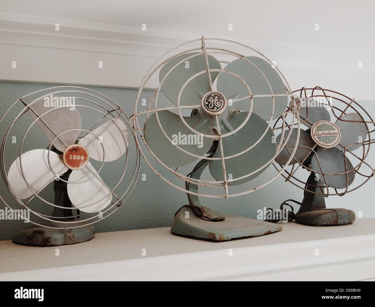 Antique fans hi-res stock photography and images - Alamy