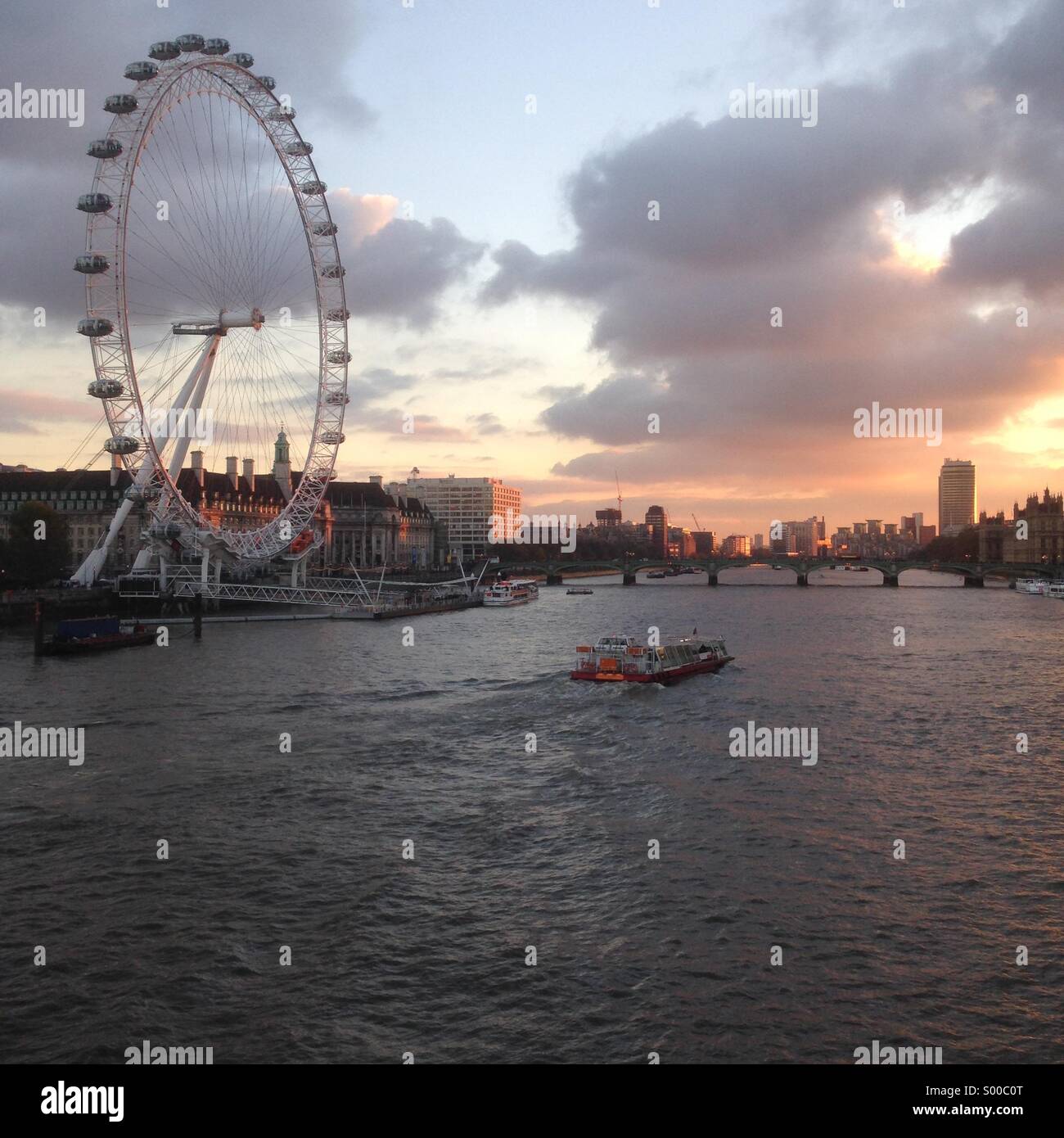 Sunset london river hi-res stock photography and images - Alamy
