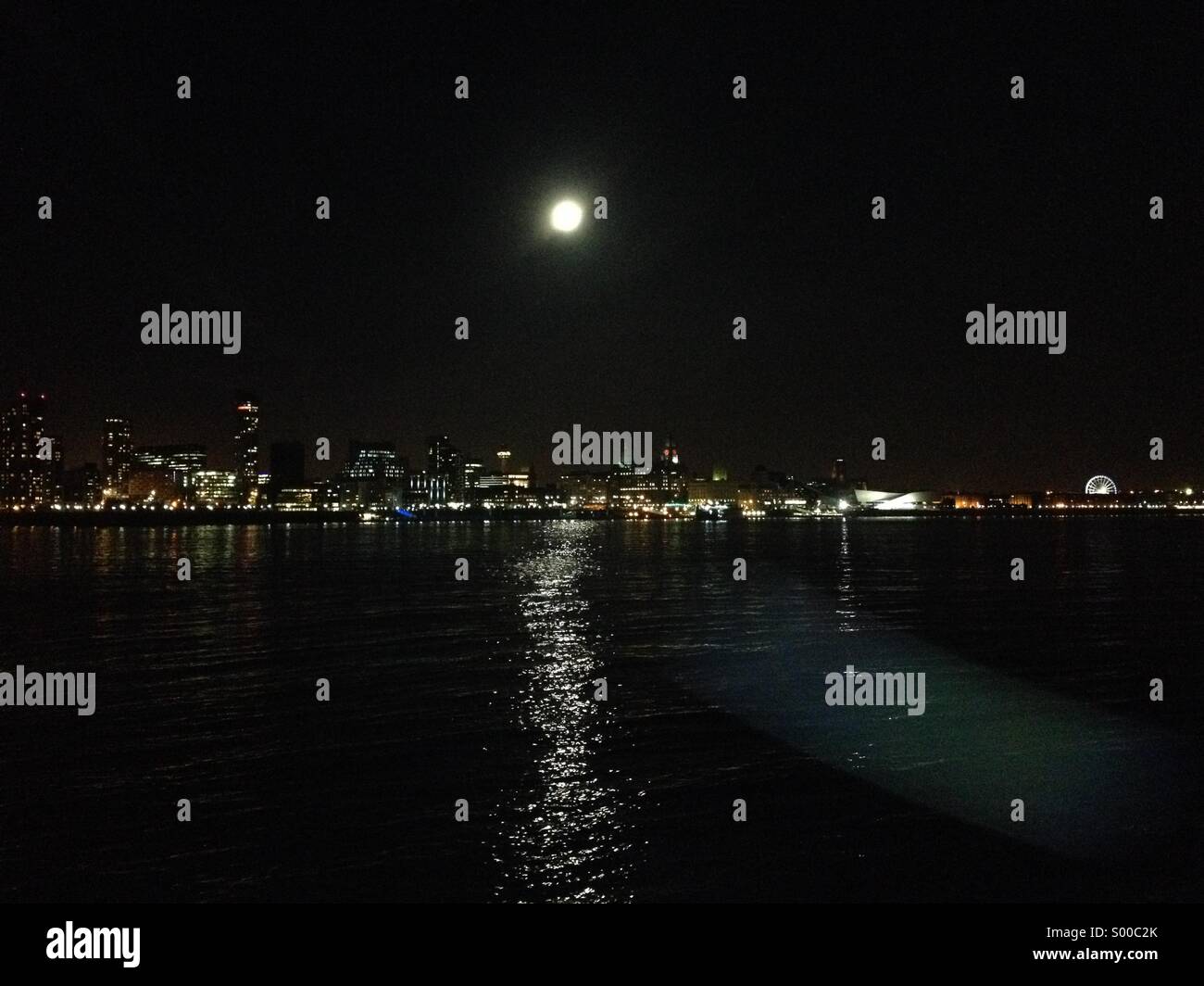 Liverpool moon hi-res stock photography and images - Alamy