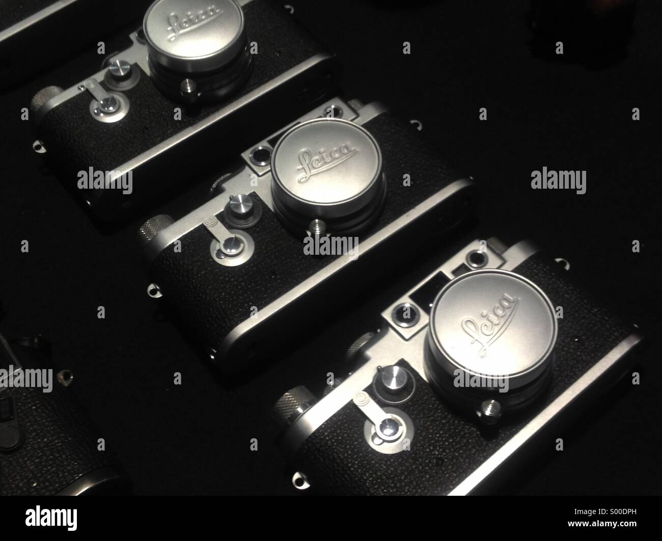 Camera stall selling old Leica cameras Stock Photo - Alamy