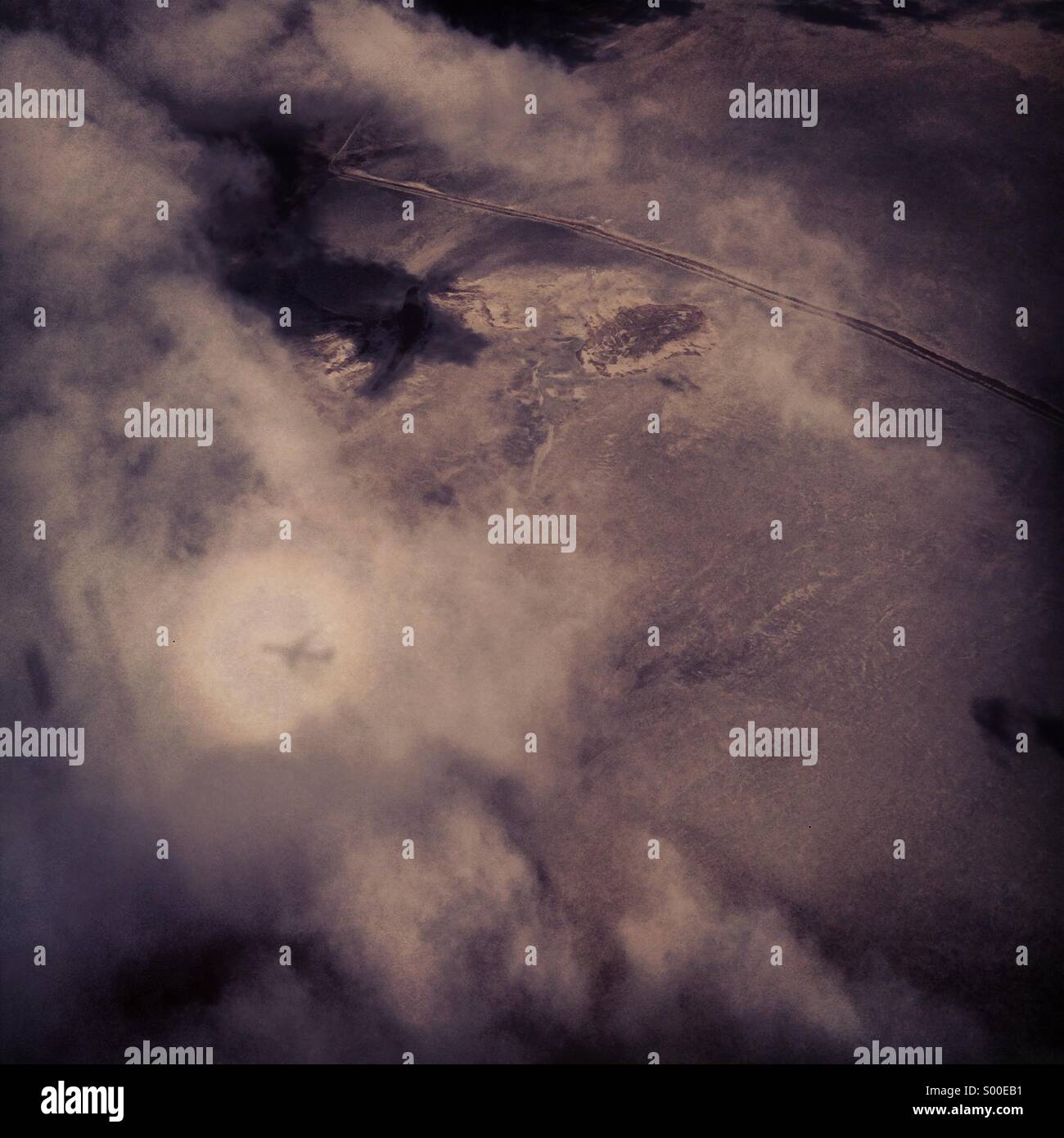 Airplane shadow hi-res stock photography and images - Alamy