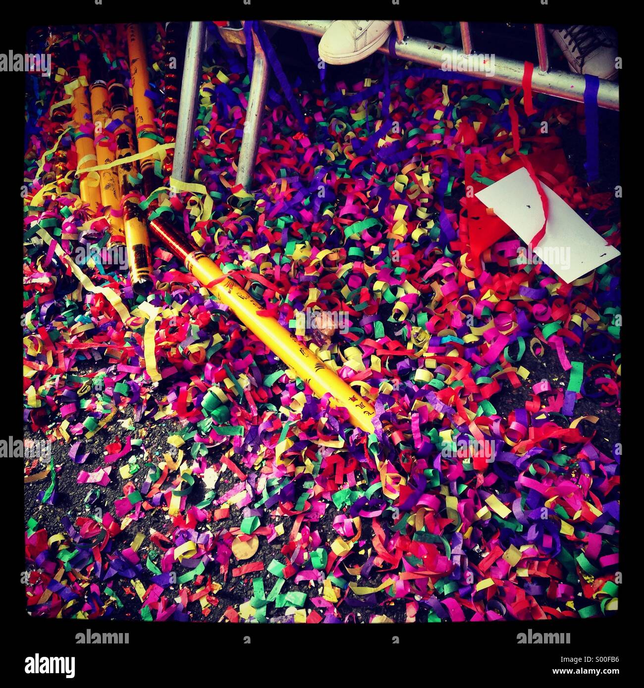 New year new york confetti hi-res stock photography and images - Alamy