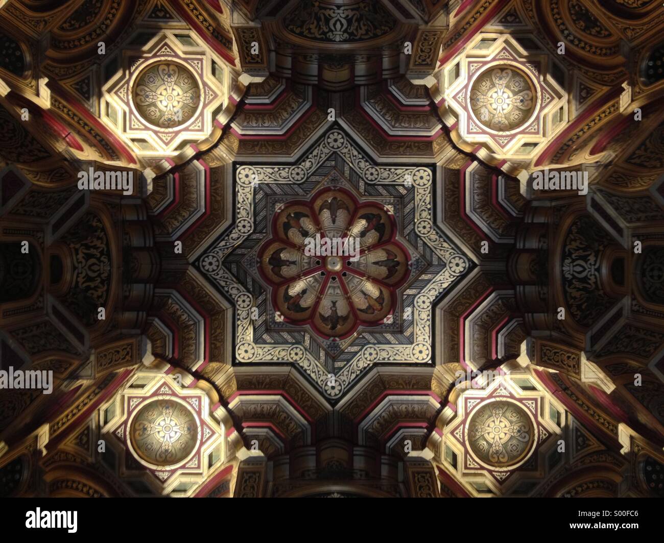 Castle ceiling hi-res stock photography and images - Alamy