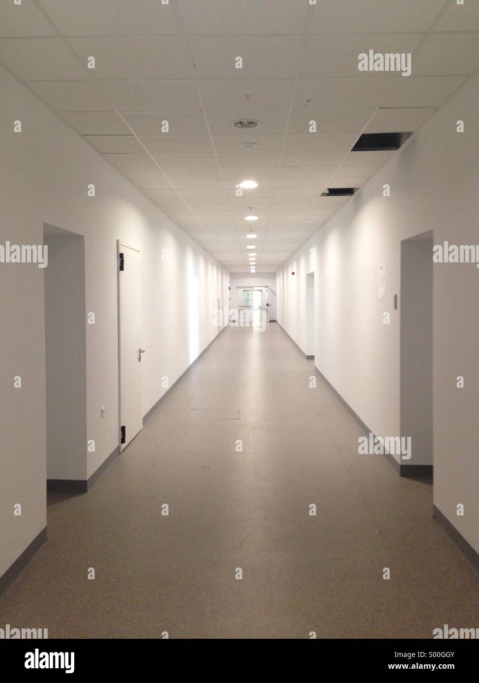 Corridor and door hi-res stock photography and images - Alamy