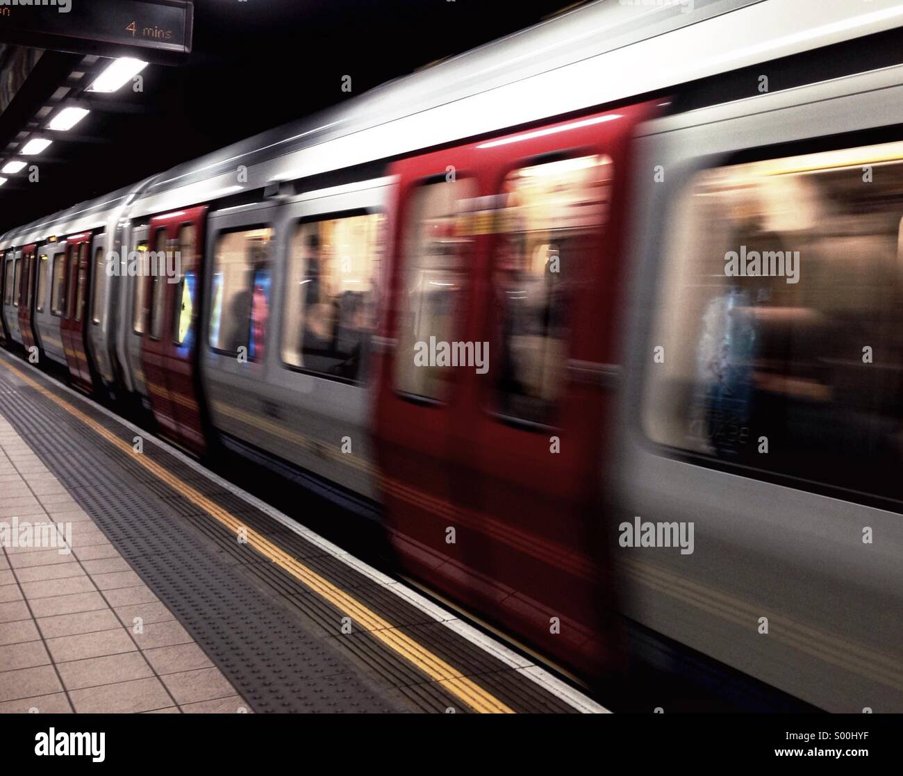 London underground train Stock Photo - Alamy