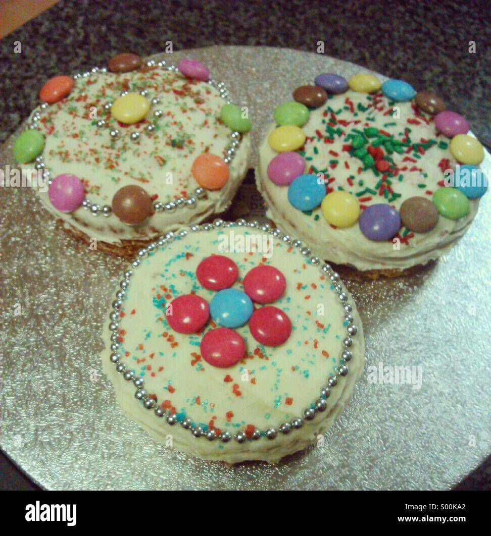 Fairy cakes homemade Stock Photo - Alamy
