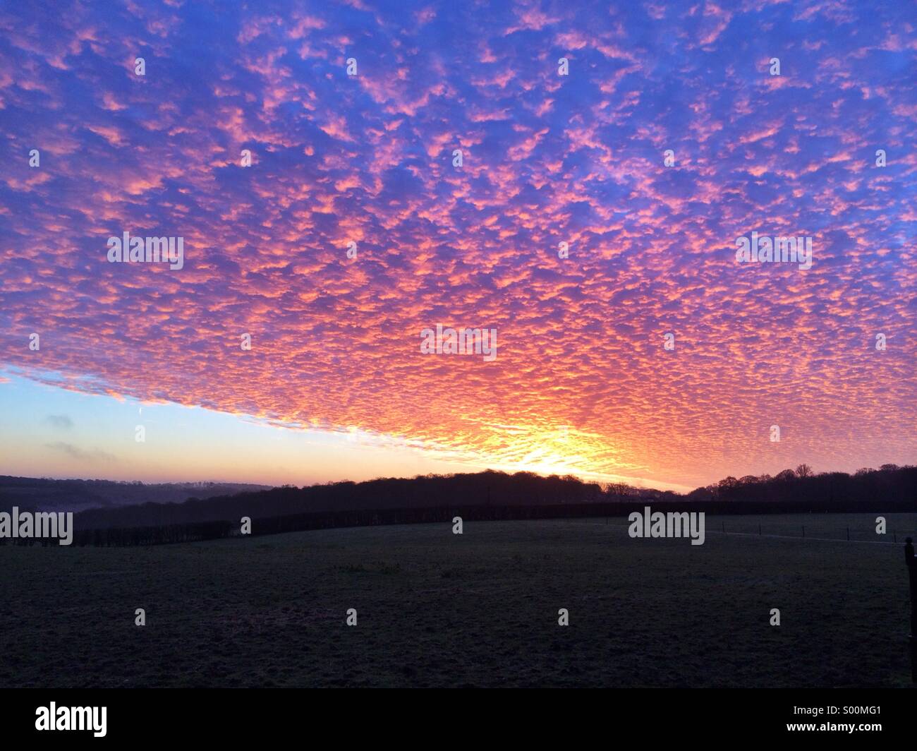 Sunrise countryside england hi-res stock photography and images - Alamy
