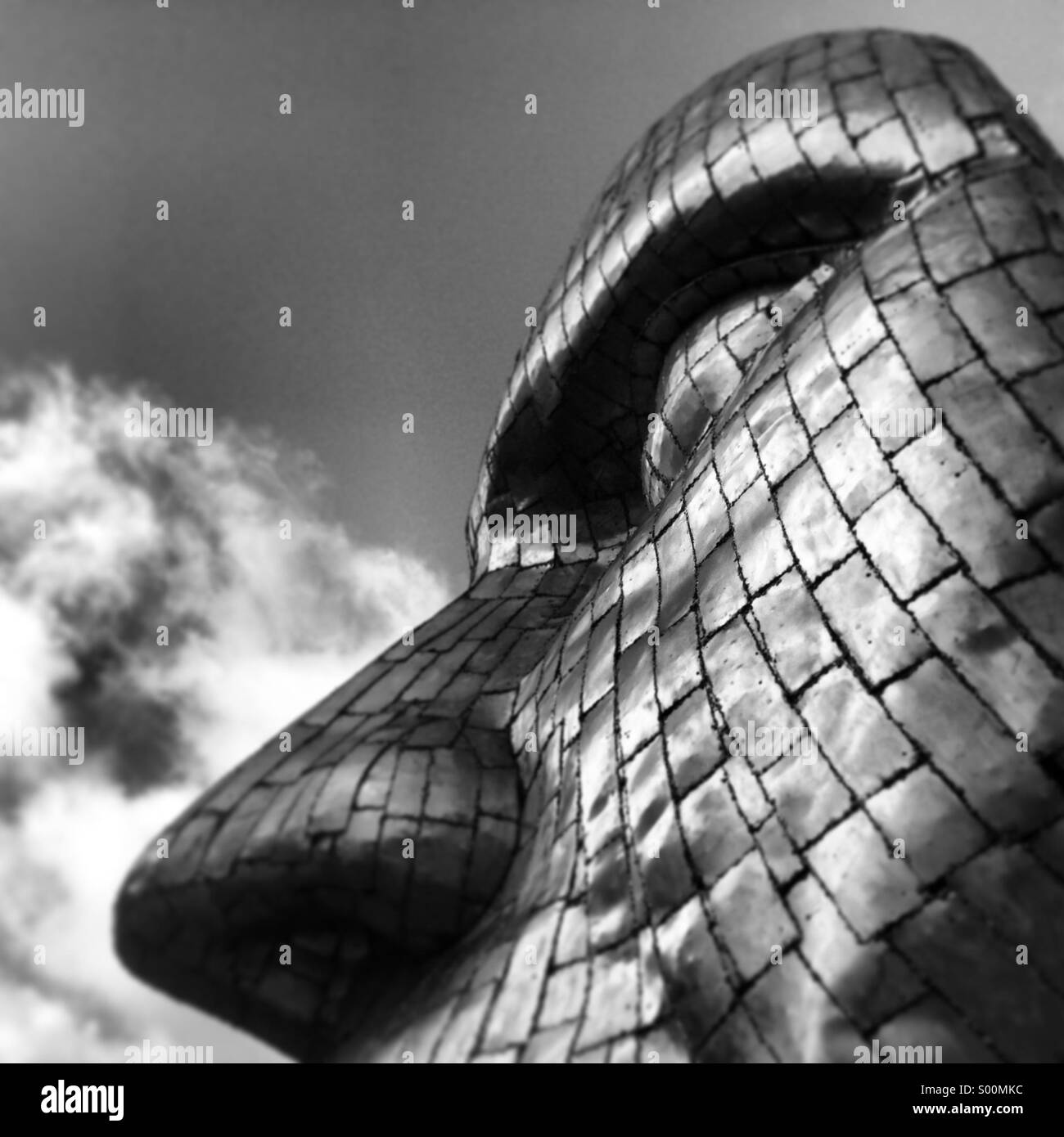 Metal sculpture face hi-res stock photography and images - Alamy