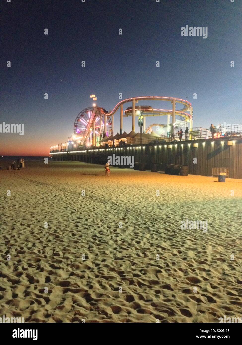 Santa monica pier hi-res stock photography and images - Alamy