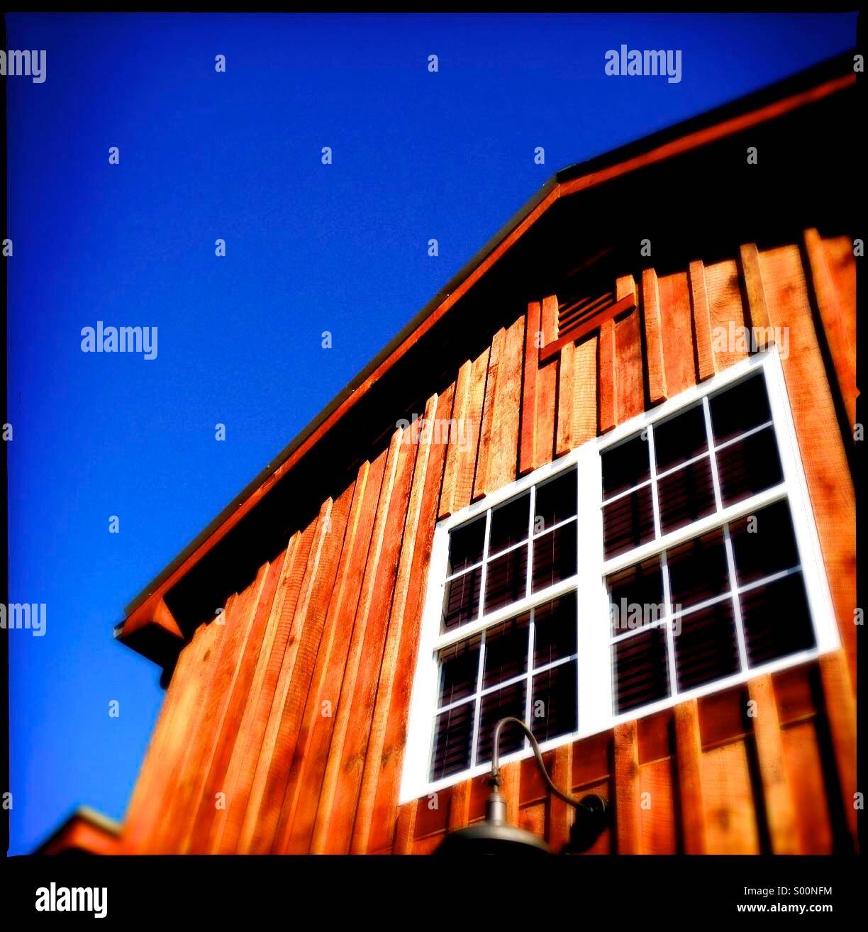 Side view of barn Stock Photo - Alamy