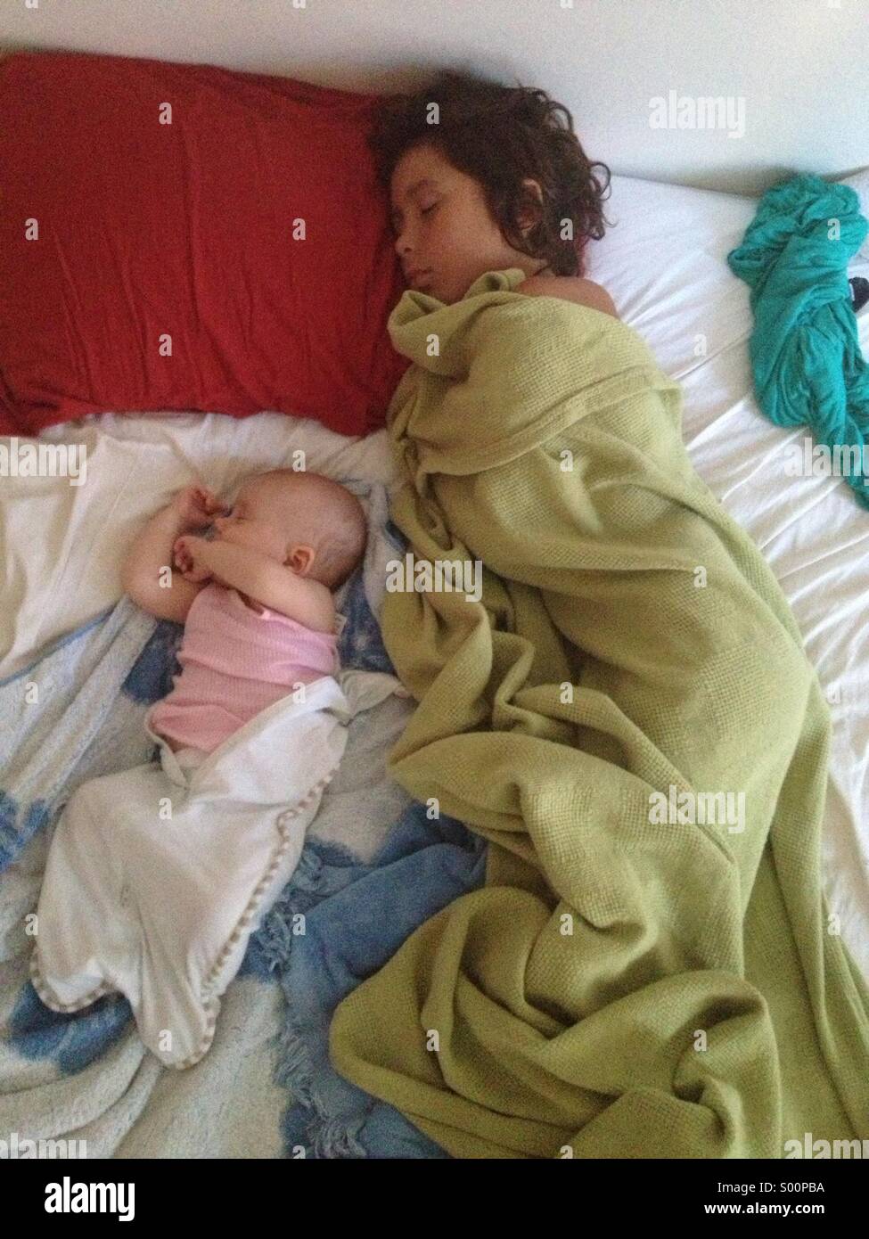 Sleeping children hi-res stock photography and images - Alamy