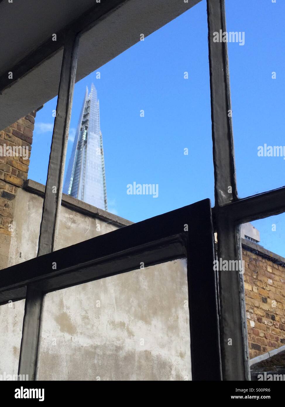 Wall shard hi-res stock photography and images - Alamy