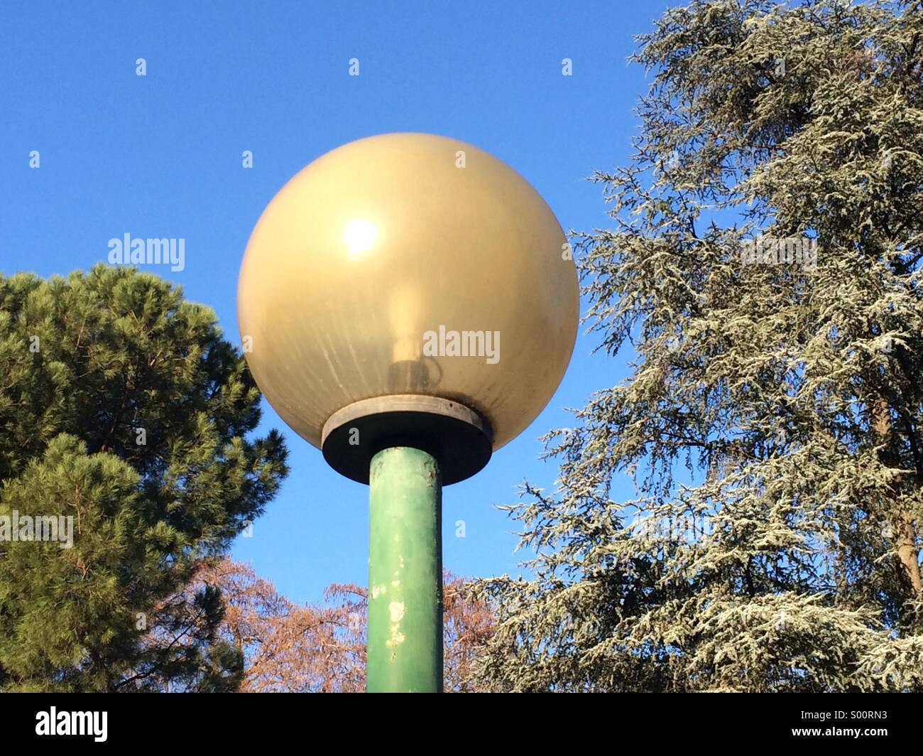 All round light hi-res stock photography and images - Alamy