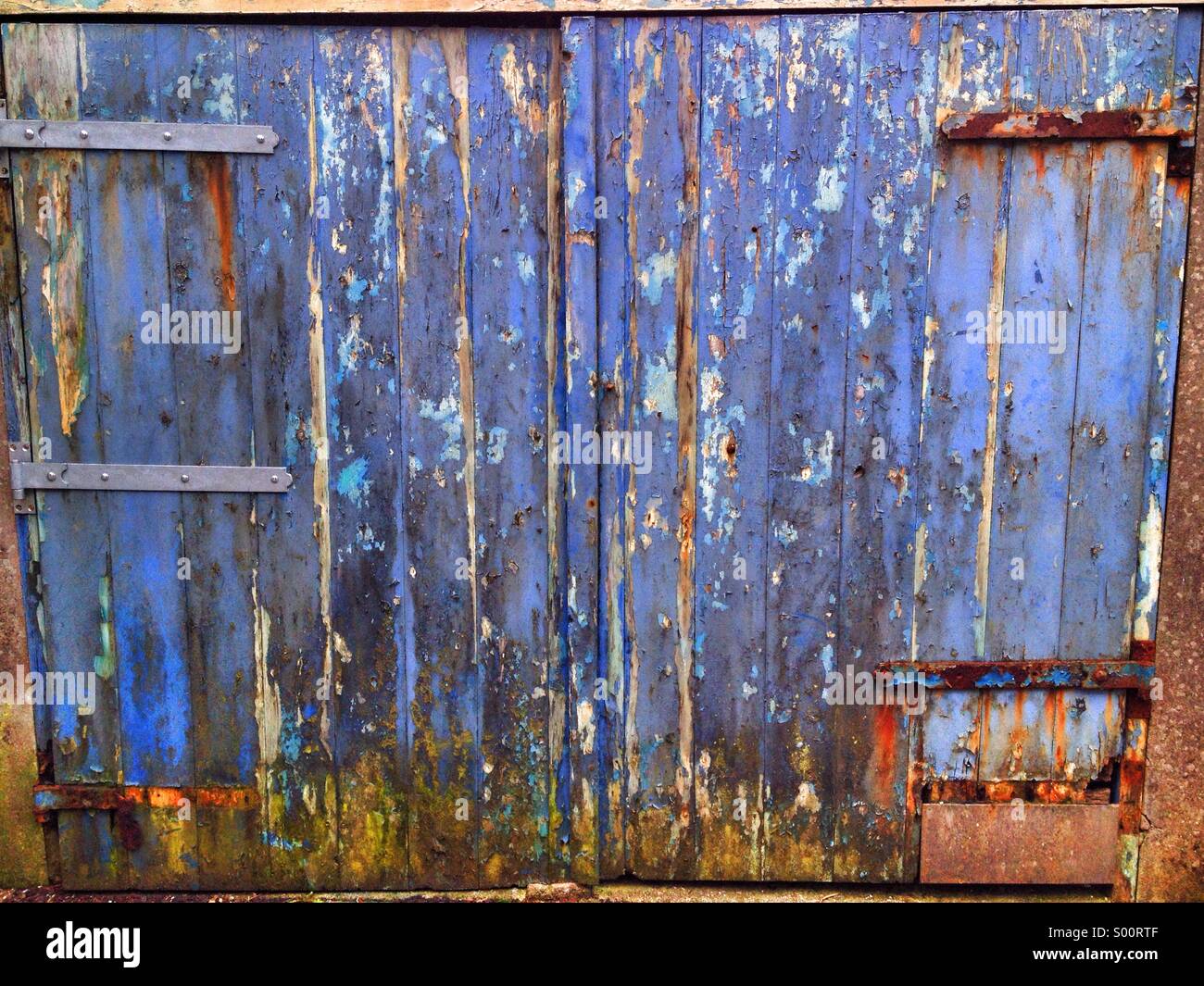 Old doors paint hi-res stock photography and images - Alamy