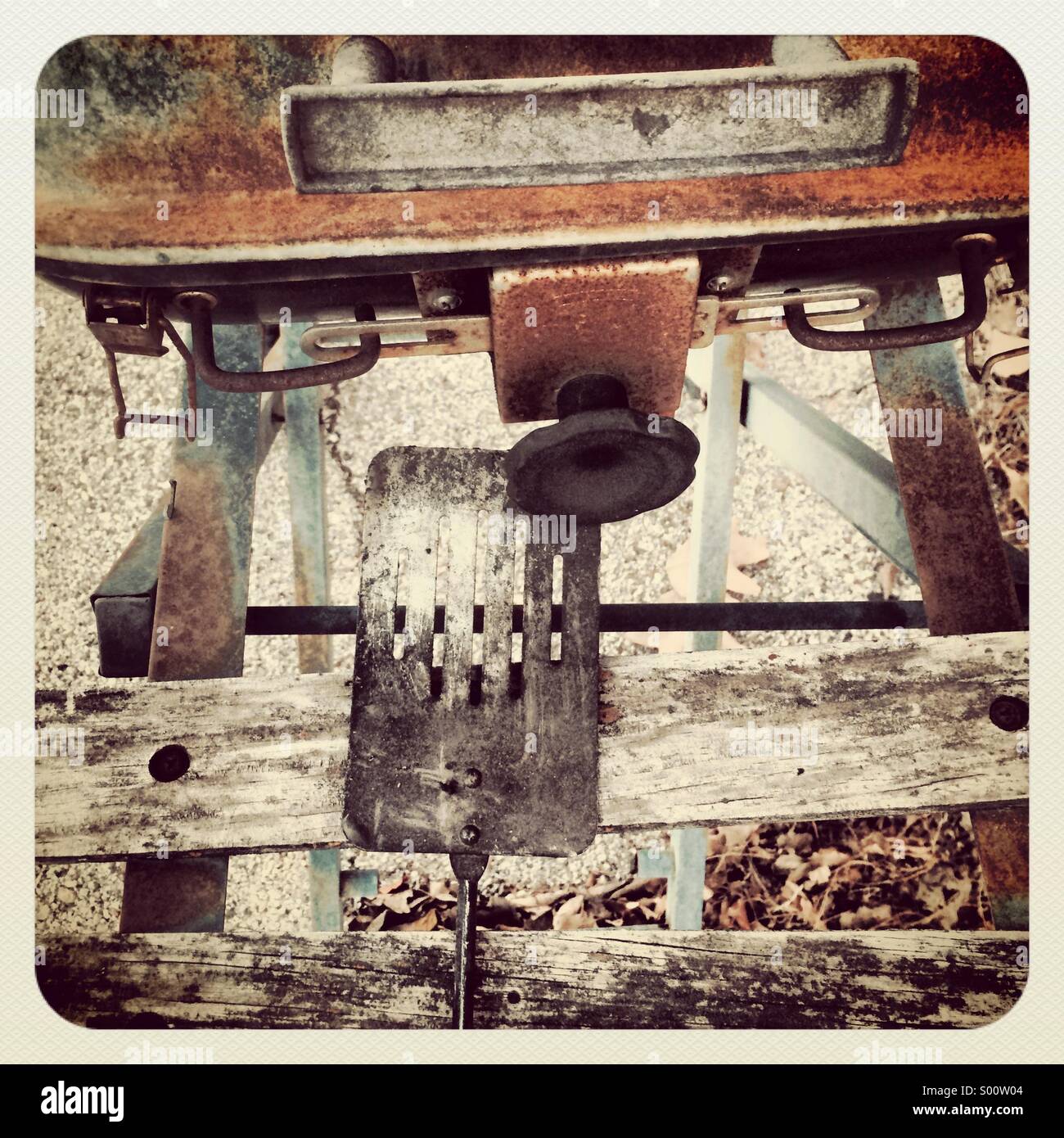 Old Rusty Barbecue Stock Photos & Old Rusty Barbecue Stock Images - Alamy