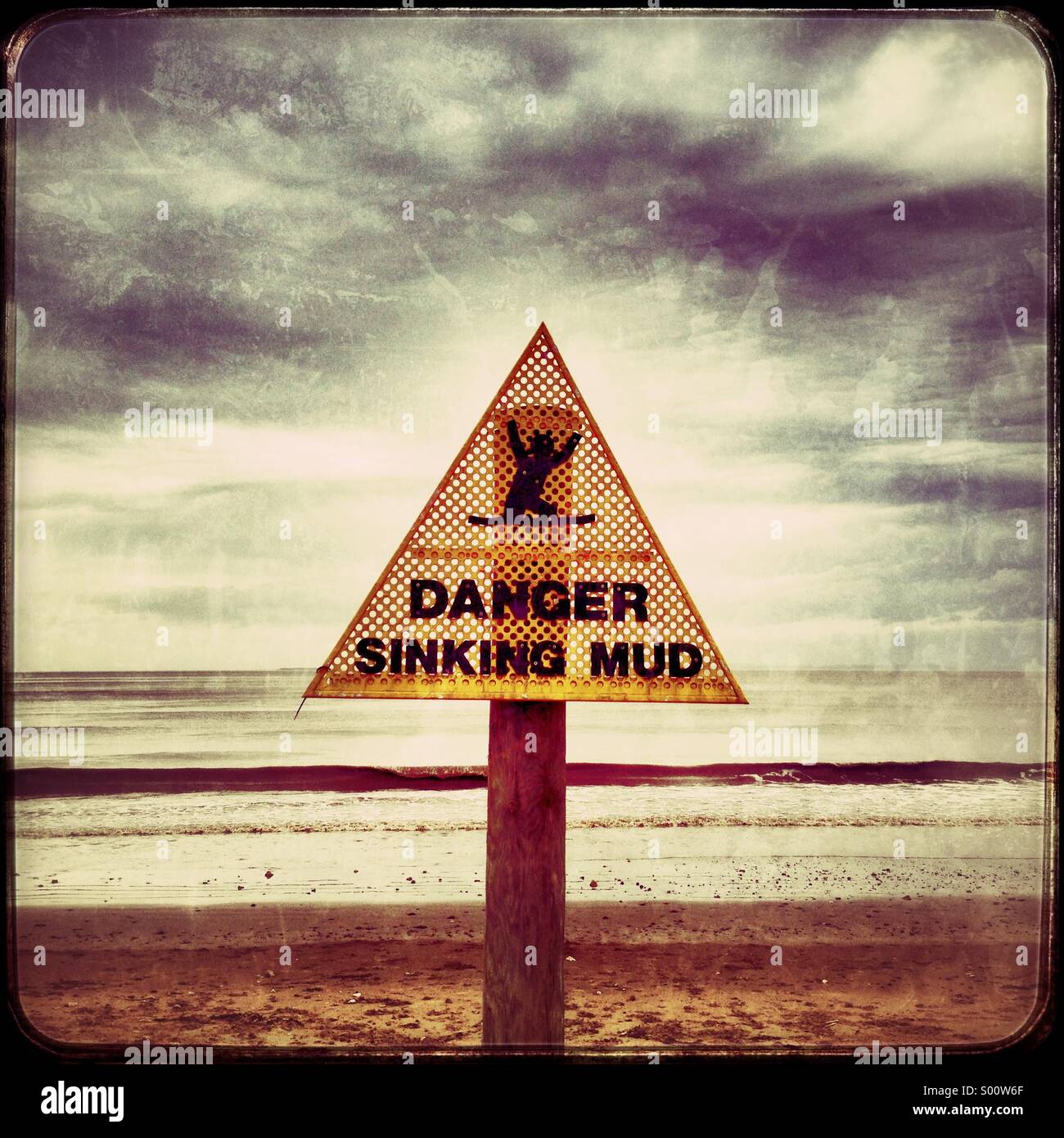 Quick sand sinking hi-res stock photography and images - Alamy