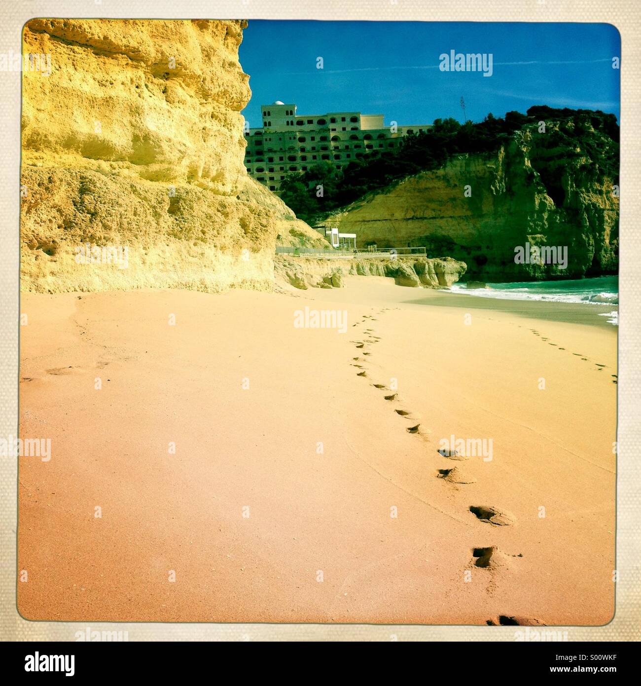 Sea and footsteps hi-res stock photography and images - Alamy