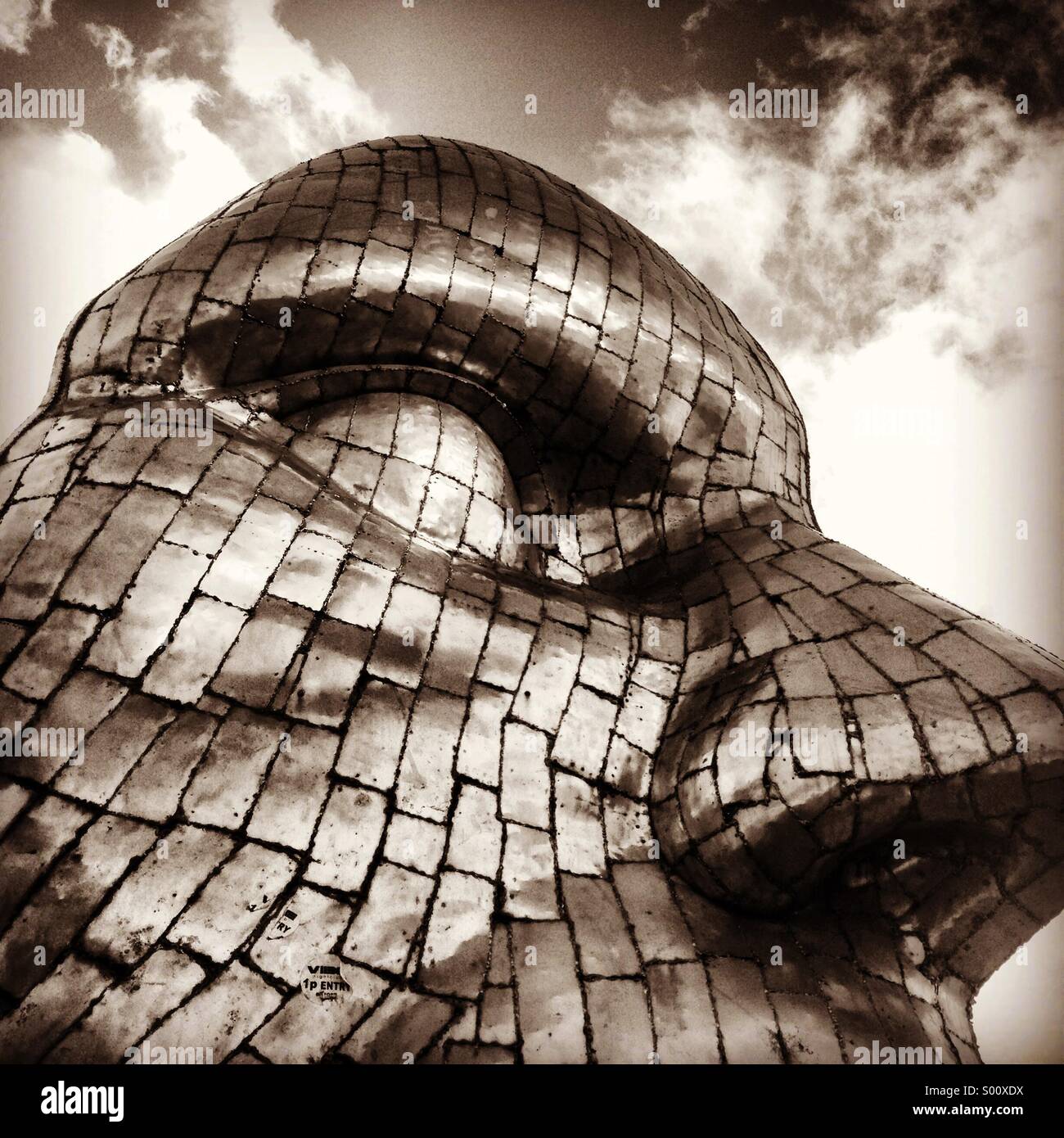 Metal face art sculpture hi-res stock photography and images - Alamy