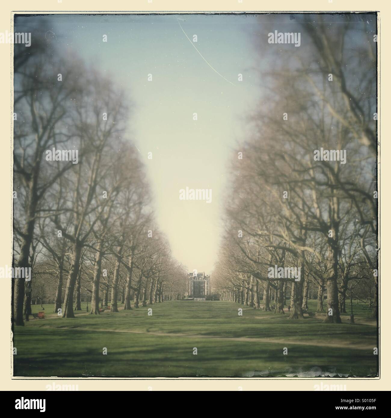 Green park london hi-res stock photography and images - Alamy
