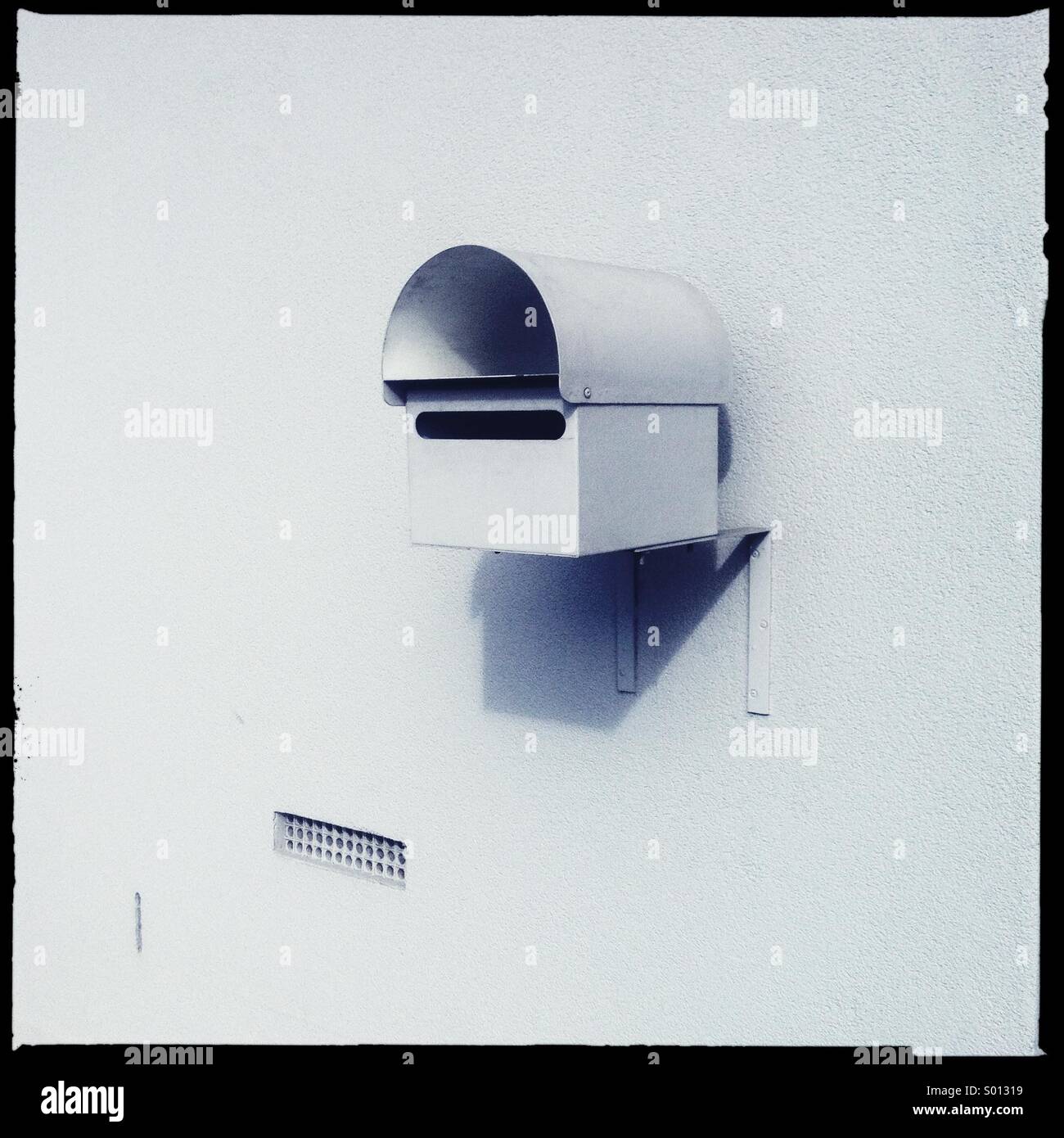 Concrete minimalism hi-res stock photography and images - Alamy