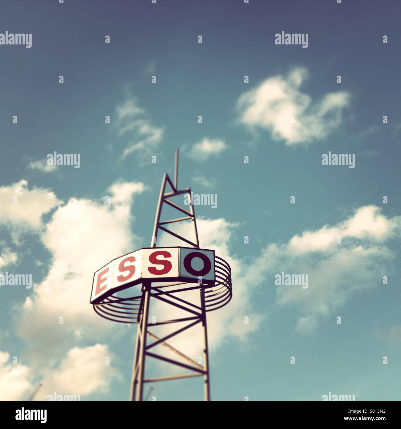 Old esso logo hi-res stock photography and images - Alamy