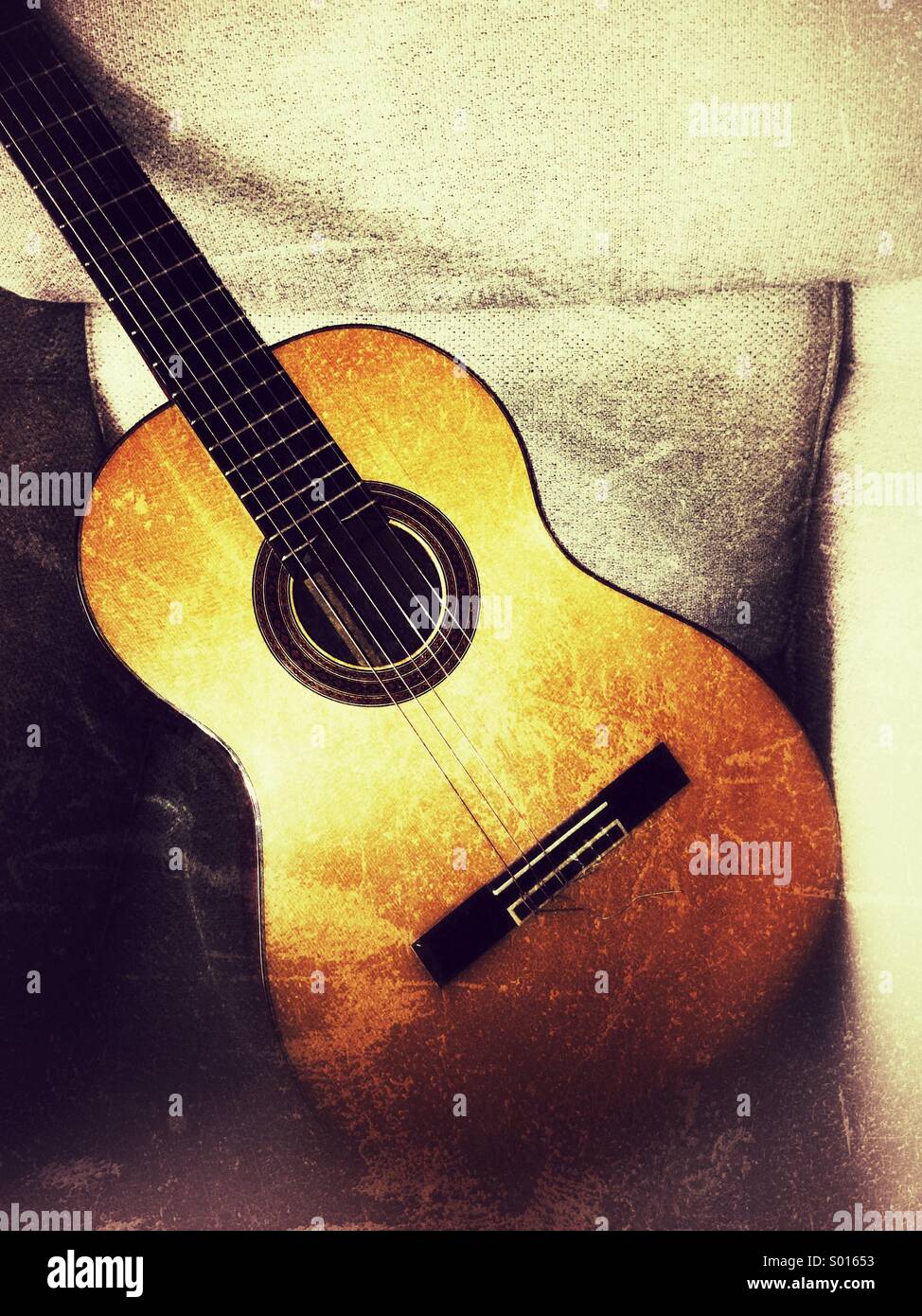 Grunge and guitar hi-res stock photography and images - Alamy