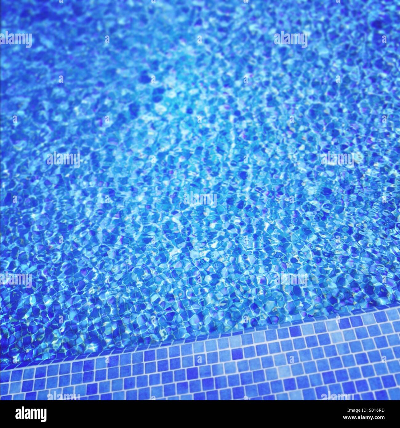 Shimmering swimming pool hi-res stock photography and images - Alamy