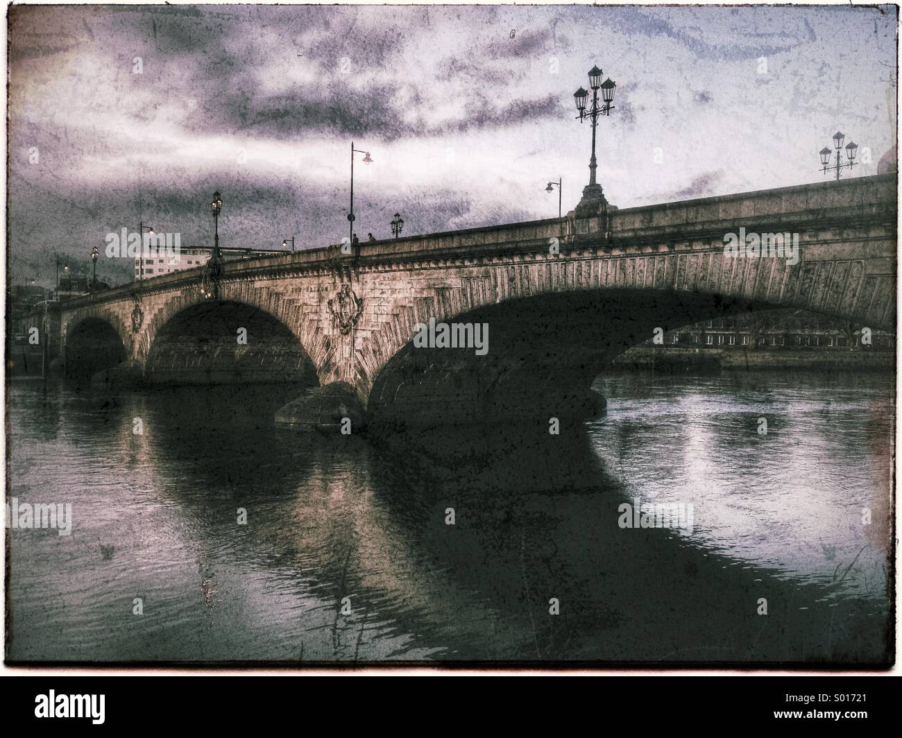 Kew bridge london hi-res stock photography and images - Alamy