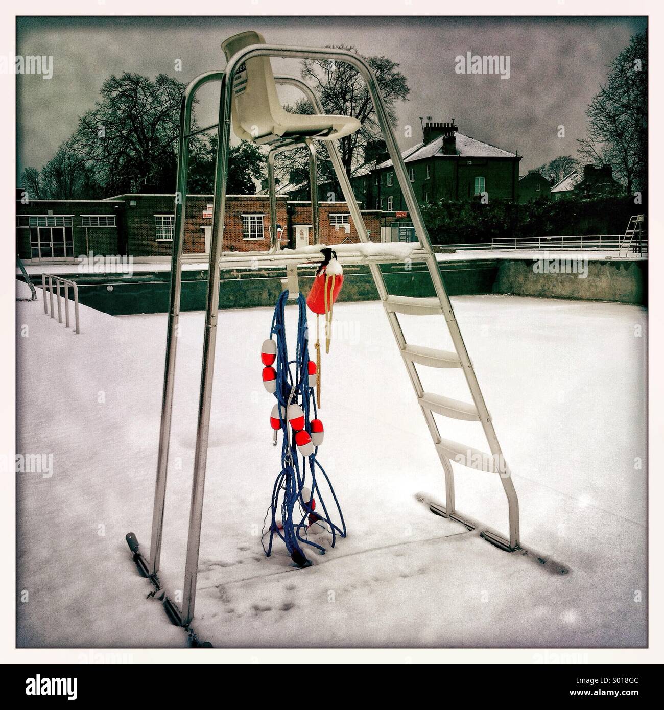 Lido london snow hi-res stock photography and images - Alamy