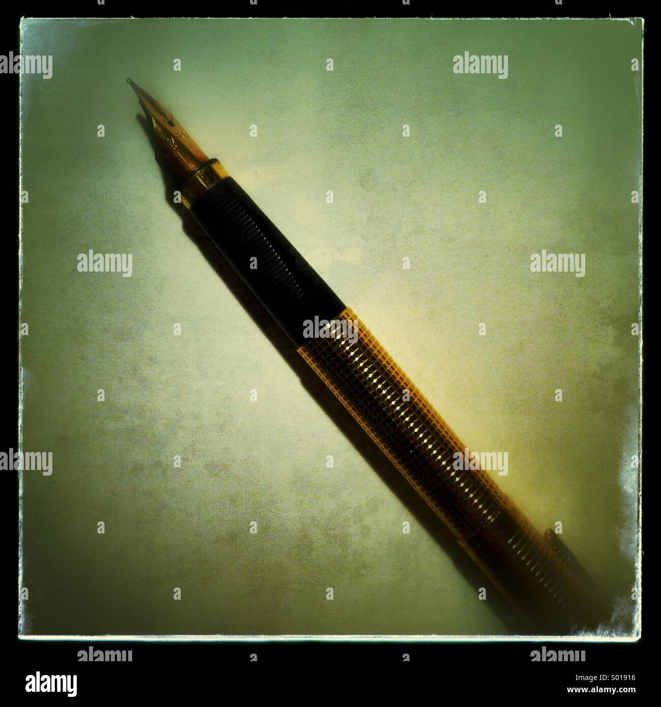 Vintage pen nib hi-res stock photography and images - Alamy