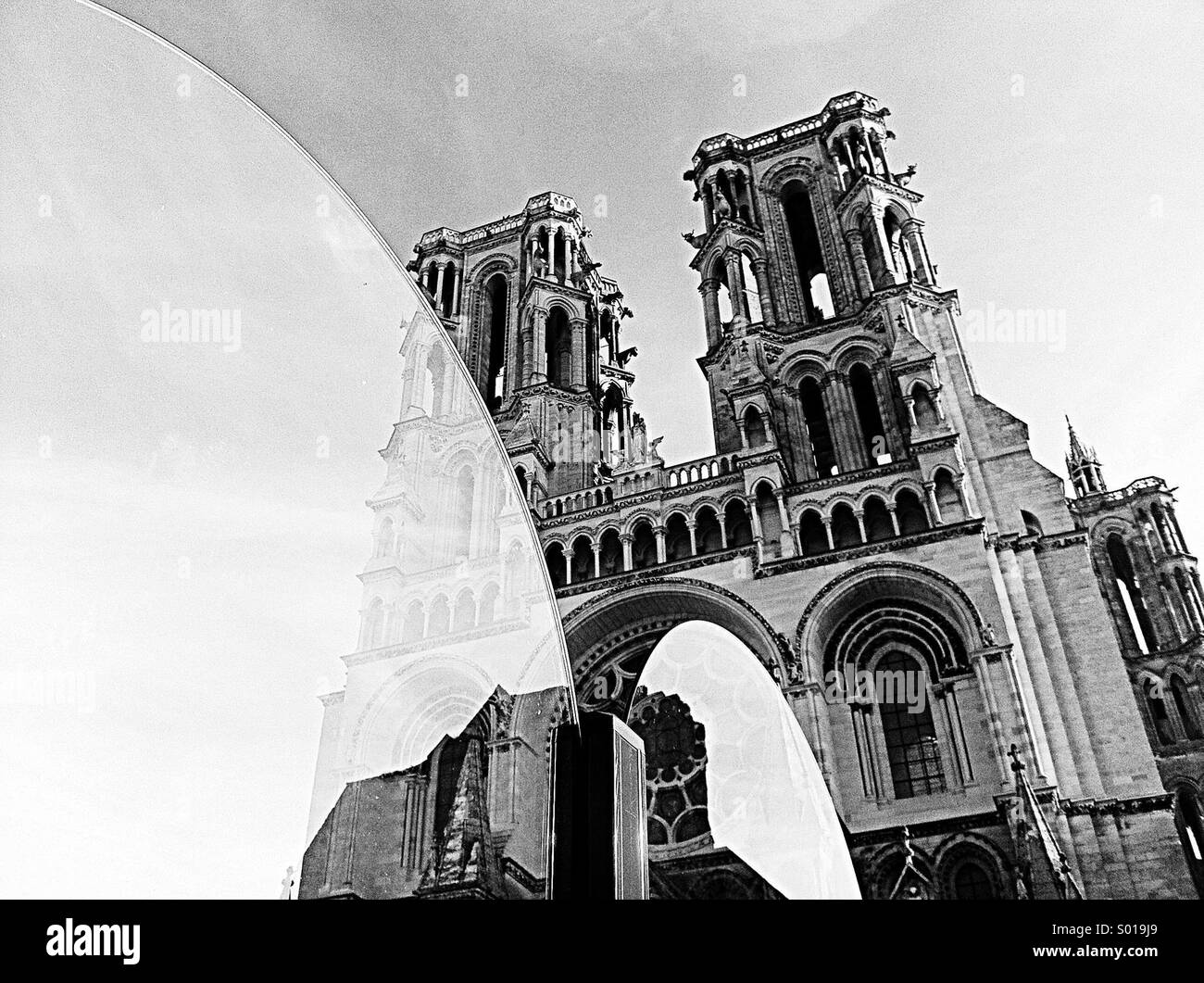 Laon cathedrale Black and White Stock Photos & Images - Alamy
