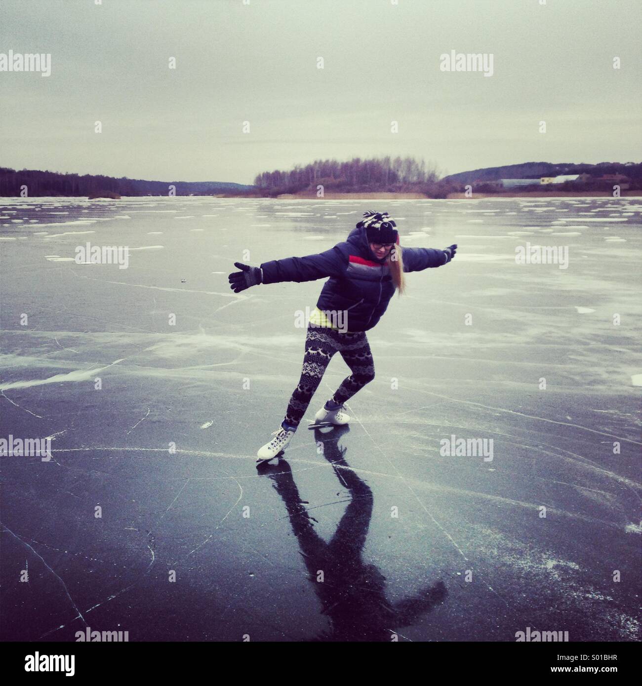 Ice skating hi-res stock photography and images - Alamy
