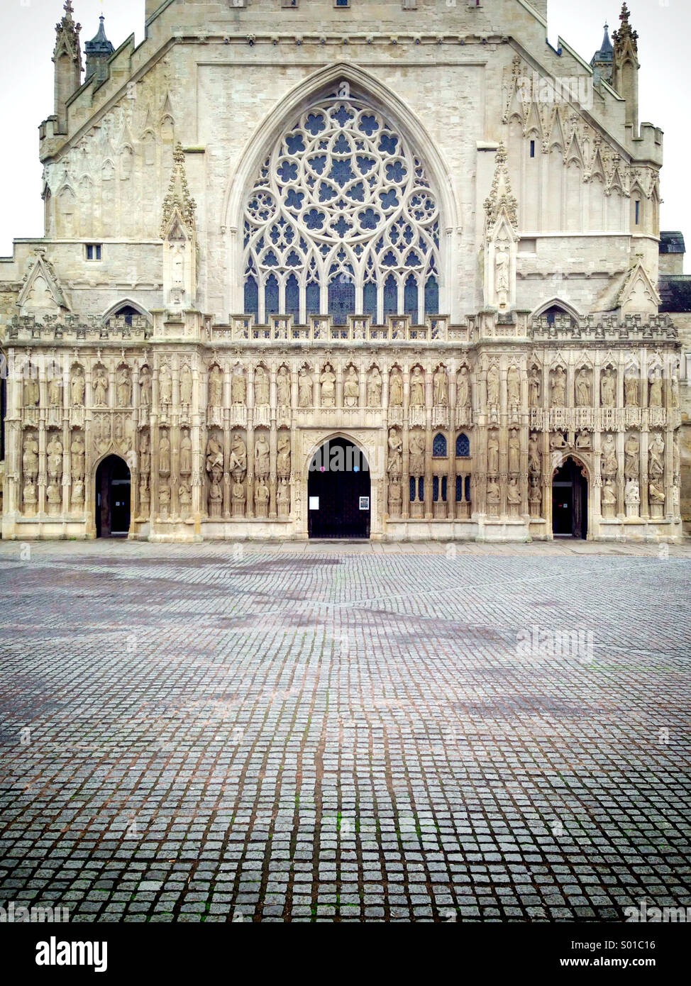 Exeter cathedral exterior hi-res stock photography and images - Alamy