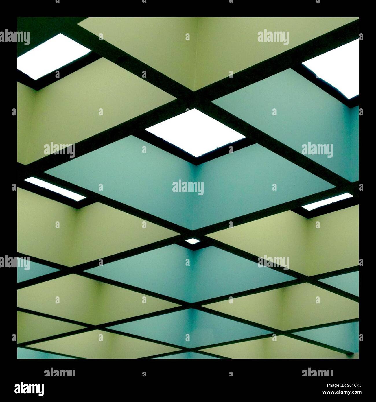 Geometry symmetry hi-res stock photography and images - Alamy